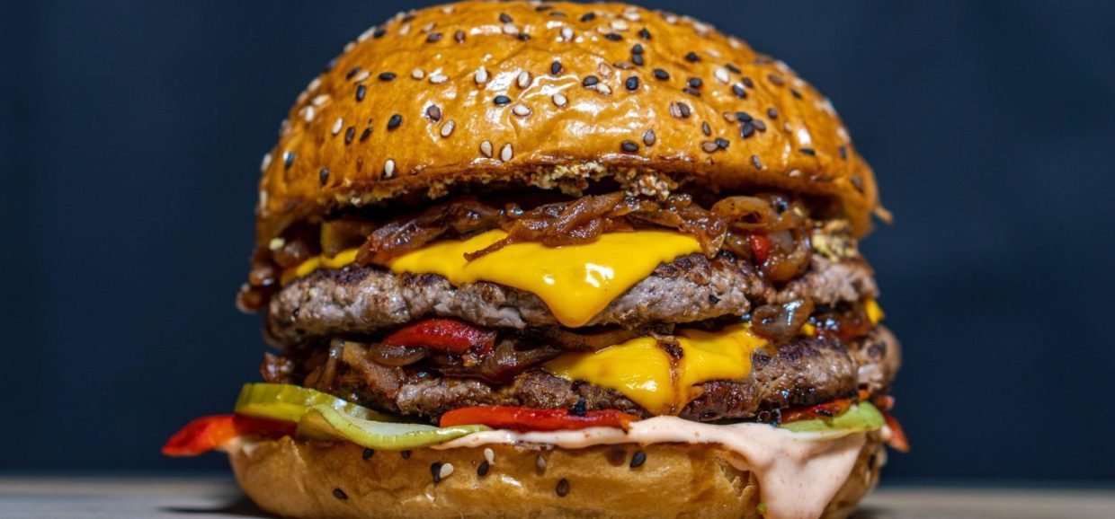 Πώς θα φτιάξετε το τέλειο smash burger - Γιώργος Γούλας ...